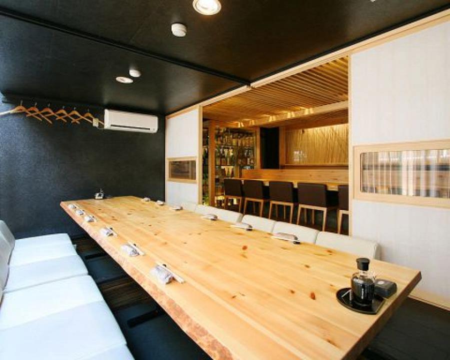 和みと美食・新感覚ジャパネスク Ryoutei 田町店